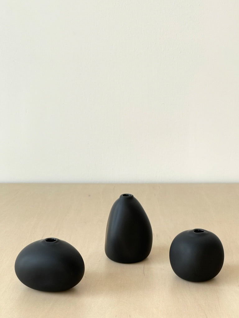 Cube Riverstone Glass Bud Vase Matte Black – The Arc